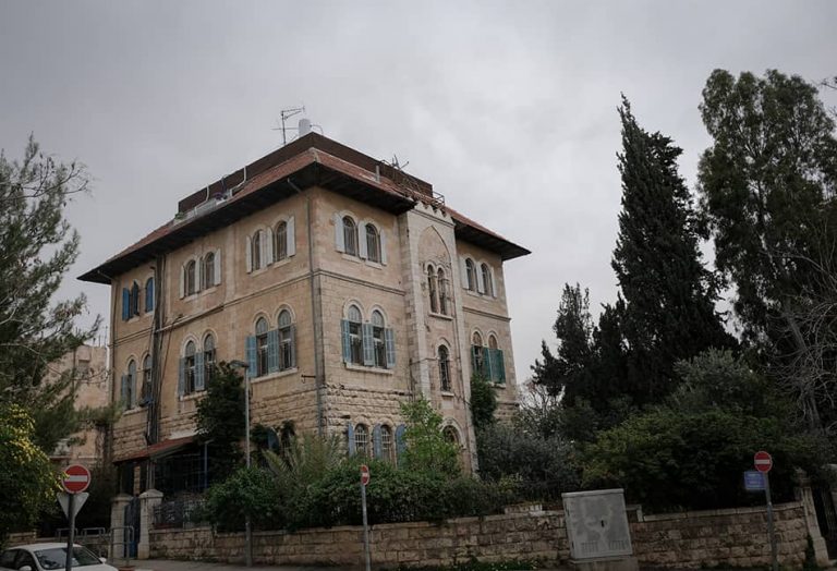 Colonial Style House - What It Is, Characteristics and Types