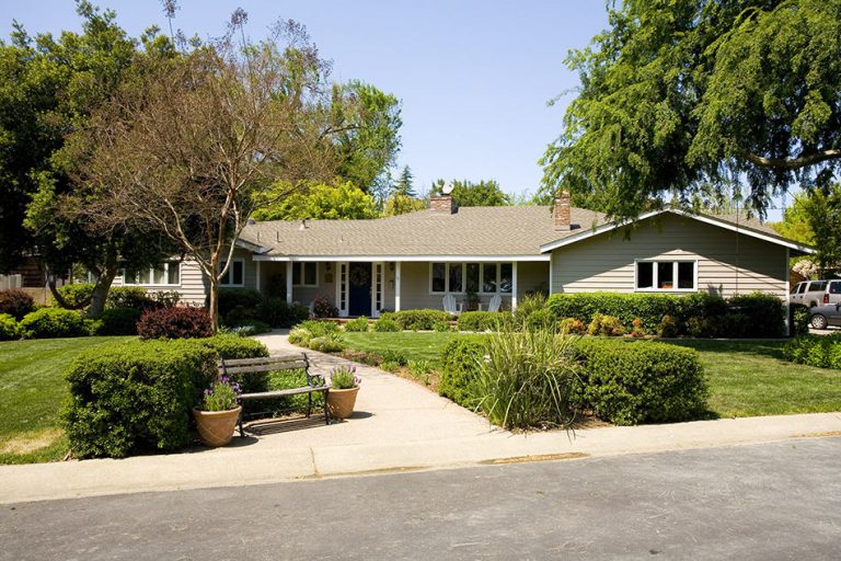 Ranch Style Houses - Characteristics, Examples & Photos - Homenish