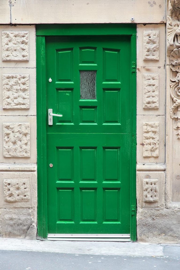 17 Green Front Door Ideas to Bring Harmony to Your Home with Pictures