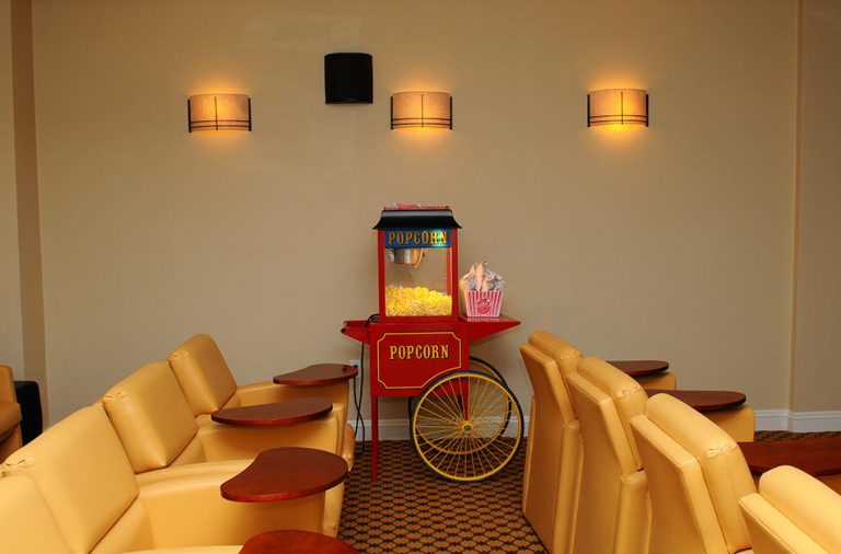 16 Theater Room Decor Ideas for the Ultimate Home Entertainment - Homenish