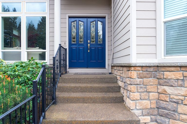 22 Blue Front Door Ideas for a Classy Curb Appeal