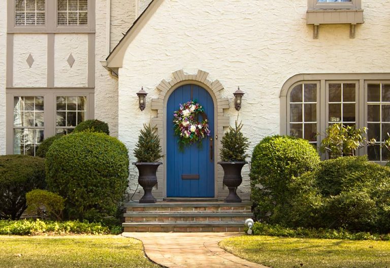 22 Blue Front Door Ideas for a Classy Curb Appeal