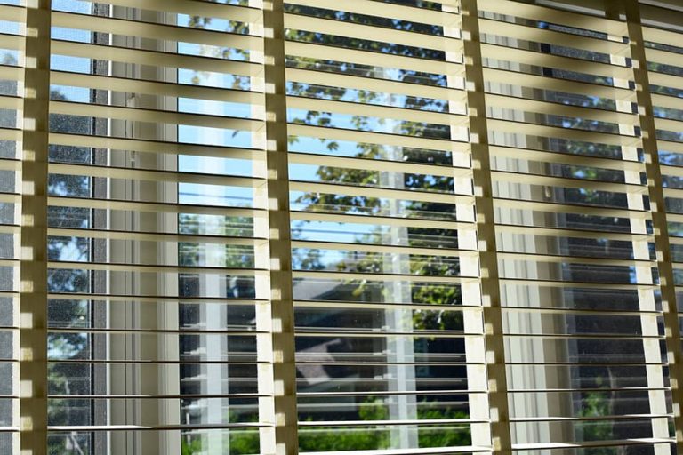 20 Types of Blinds, Their Advantages, and Material Options