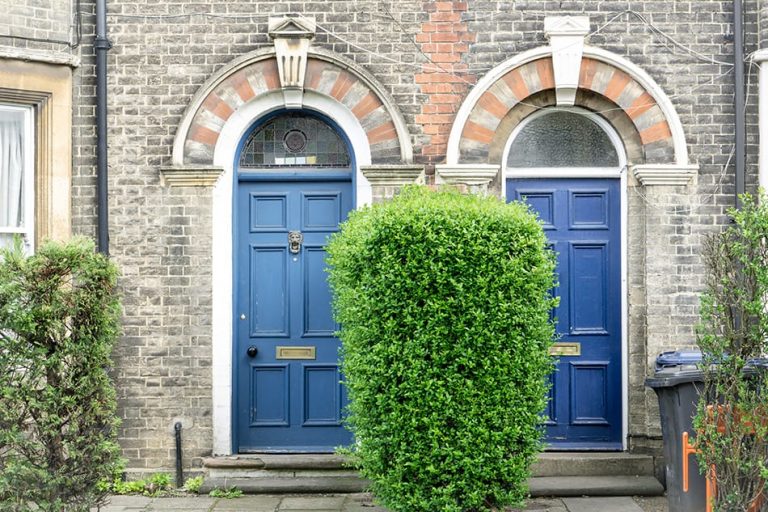 22 Blue Front Door Ideas for a Classy Curb Appeal