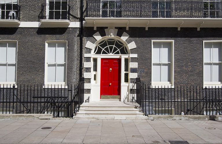 25 Red Front Door Ideas to Make an Ultra Dynamic Entrance
