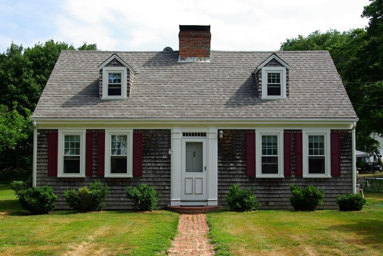 Cape Cod Style Houses - Characteristics, Pros/Cons, and Their Types