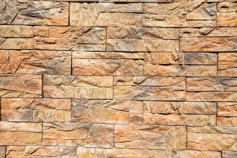 5 Types of Stone Siding for Home Exteriors With Pictures