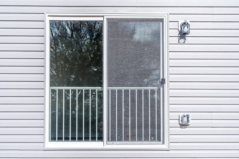 7 Different Types of Screen Doors