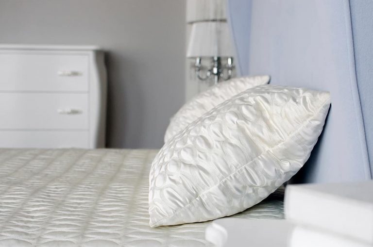 8 Different Types of Pillowcases (Shapes, and Materials) - Homenish