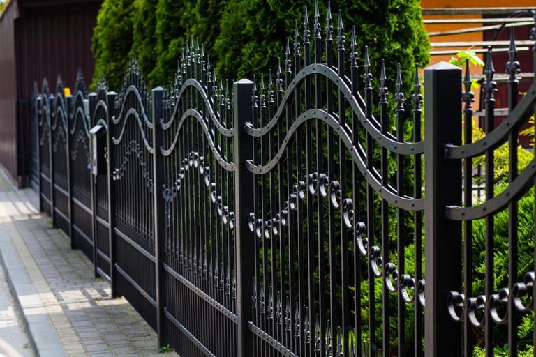 13 Types and Styles of Fences with Pictures - Homenish