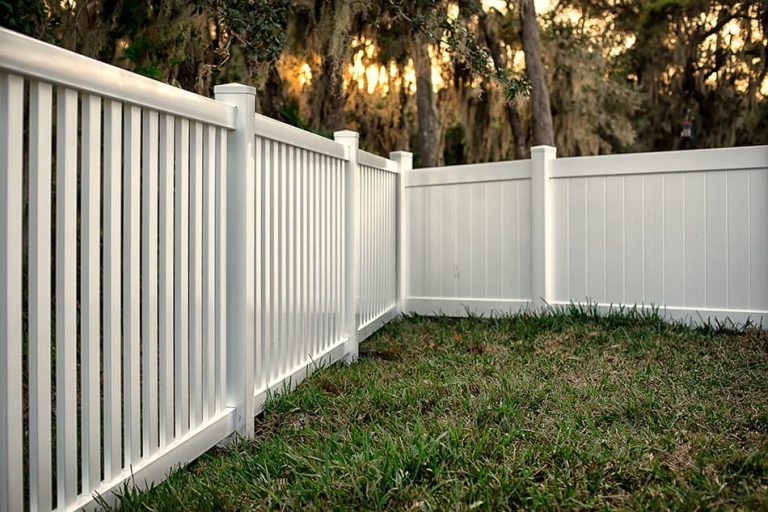 13 Types and Styles of Fences with Pictures - Homenish