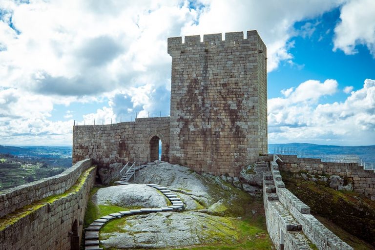 8 Different Types of Castles Explained (Photos Included)