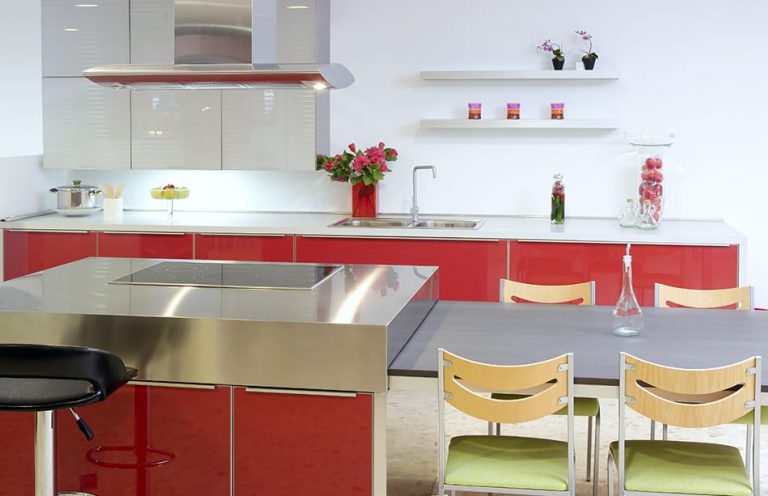 14 Inventive Silver Kitchen Ideas