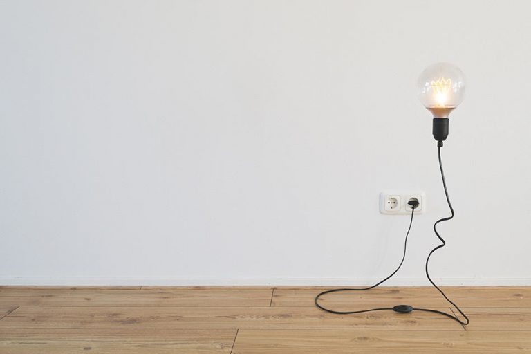 How to Light a Living Room with No Overhead Lighting (13 Recommended ...