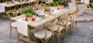 11 Practical Tablecloth Alternatives