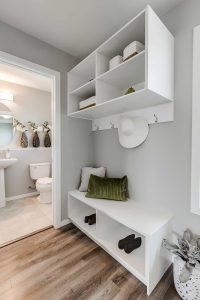 Guide to Mudroom Bench Dimensions (with 3 Drawings)