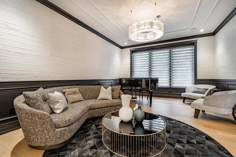 7 Delightfully Elegant Crown Molding Color Ideas