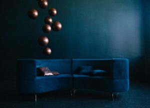 8 Colors that Go Greatly with Bronze (with Pictures)