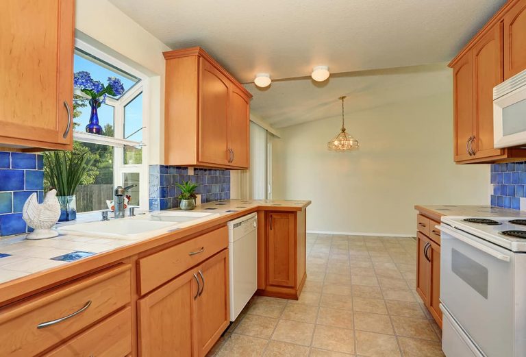 9 Great Kitchen Paint Colors with Maple Cabinets