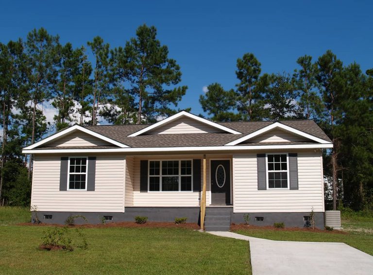 20 Characterful Shutter Colors for a Tan House