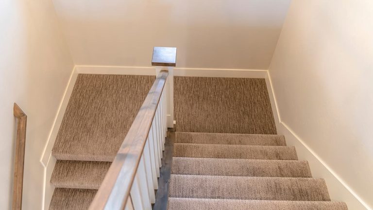 14 Staircase Wall Color Combination Ideas