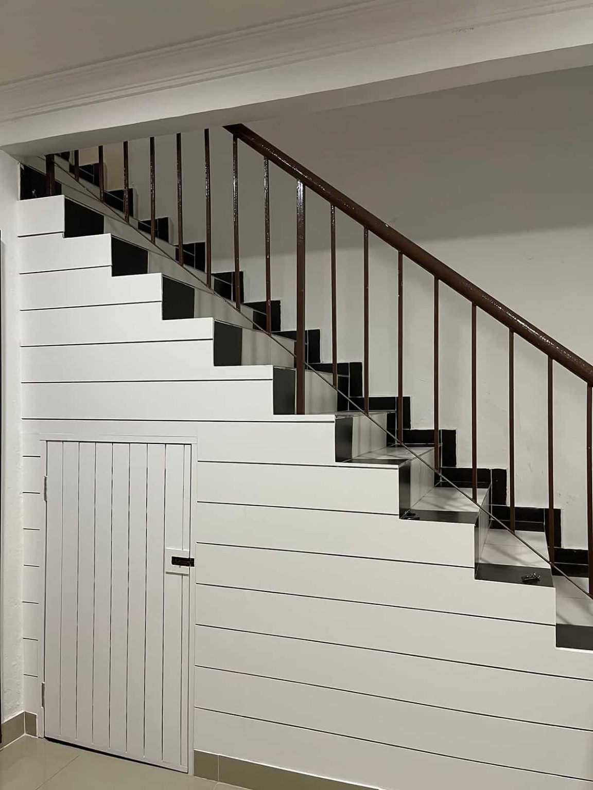 9 Beautiful Stair Trim Ideas For Inspiration - Homenish