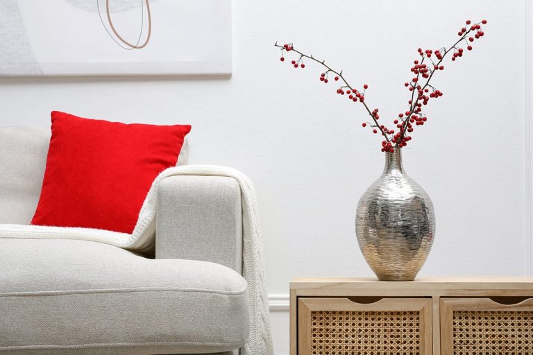 9 Excellent Colors that Go with Silver - Homenish