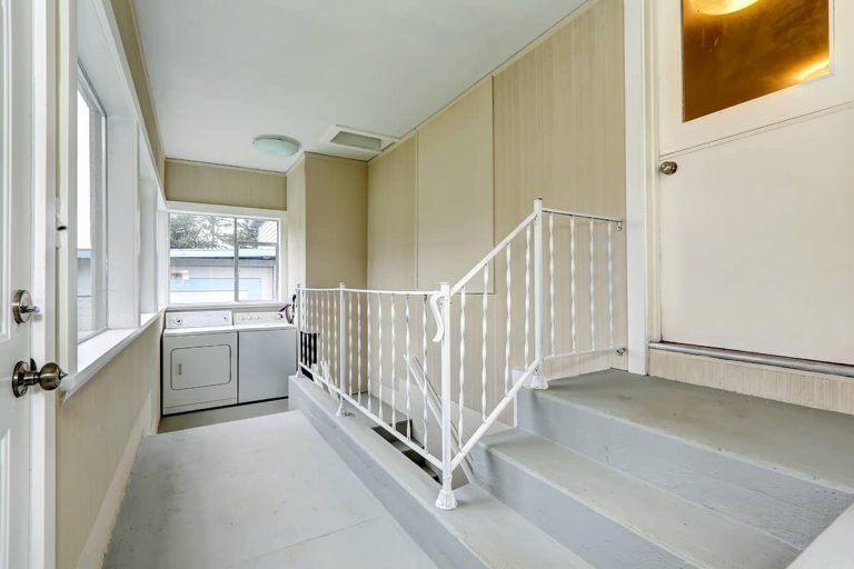 15 Laundry Room Layouts (with Designs)