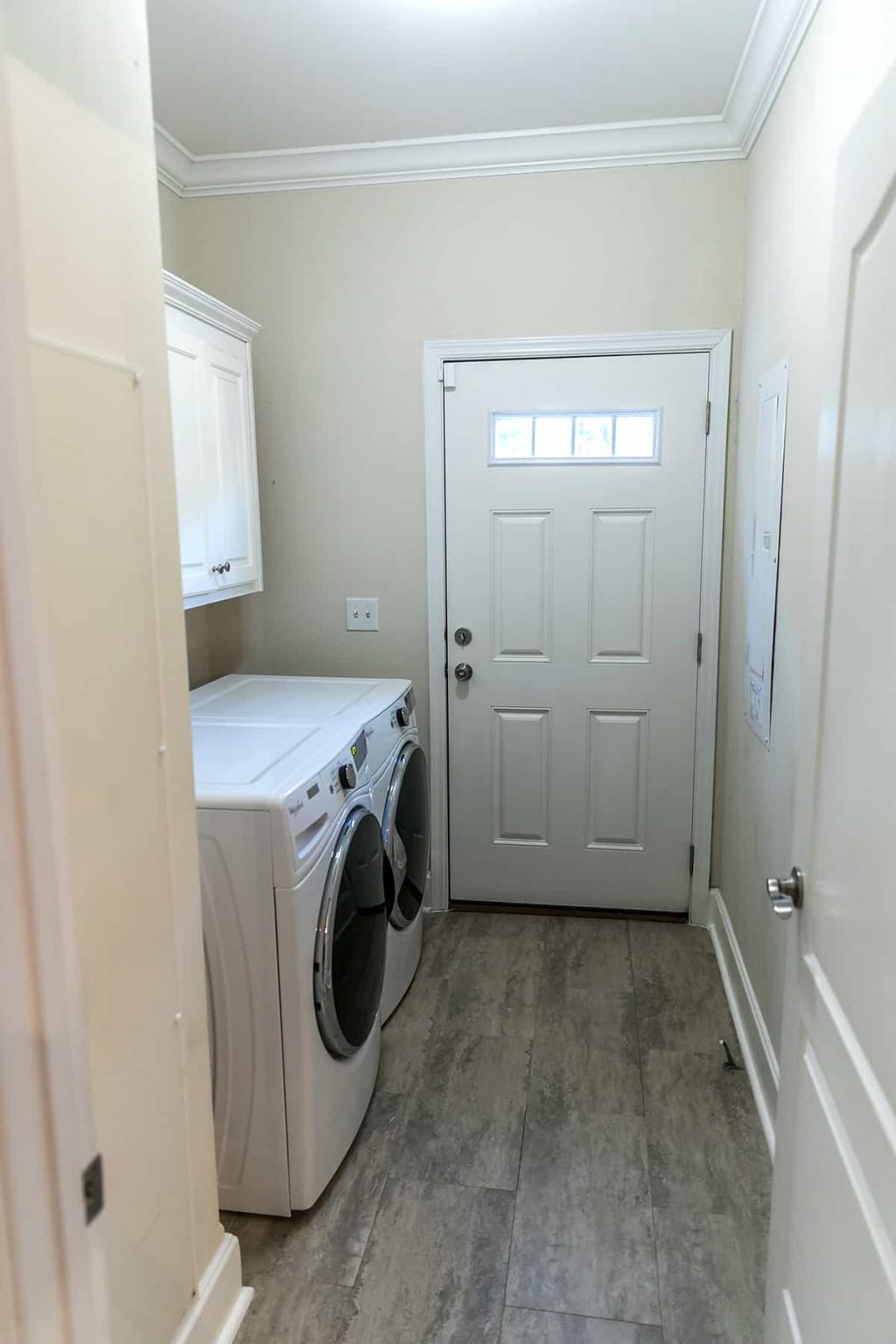15 Laundry Room Layouts (with Designs)