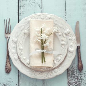 Standard Napkin Sizes and Guidelines (with Size Chart)