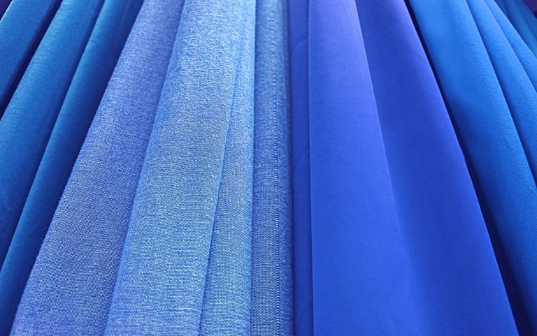 Colors that Go with Cobalt Blue (5 Awesome Combinations)