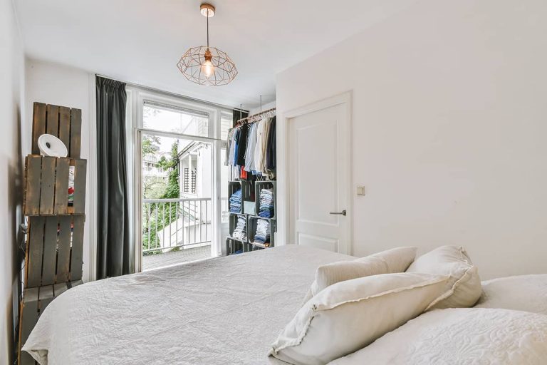 10 Awkward Bedroom Layouts (with Designs)