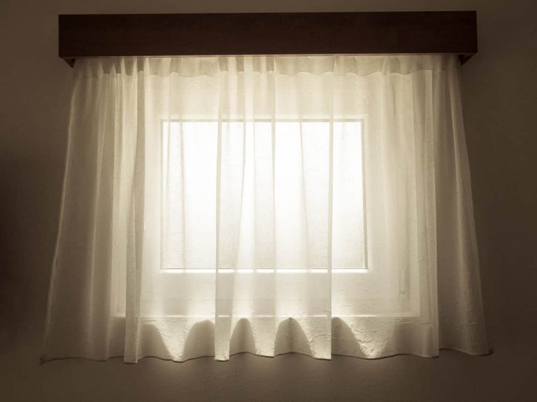 6 Small Window Curtain Ideas to Dress Your Space - Homenish