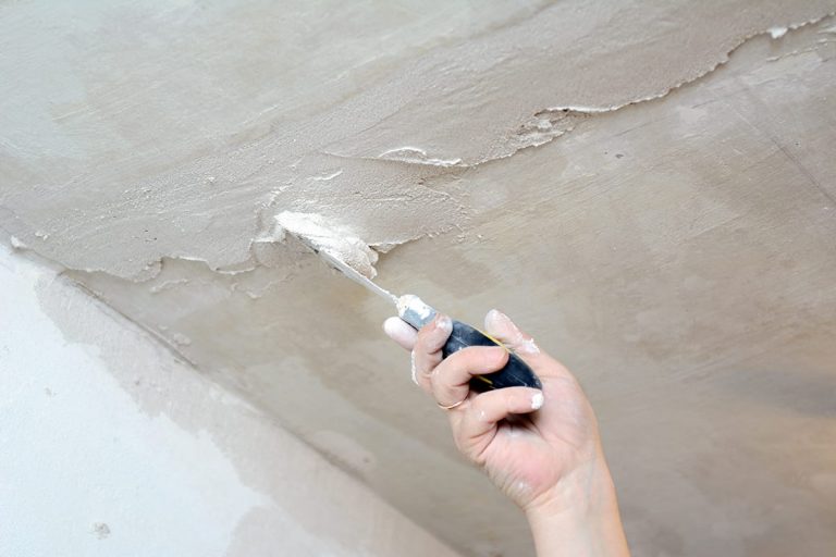 6 Types of Ceiling Cracks and How to Fix Them