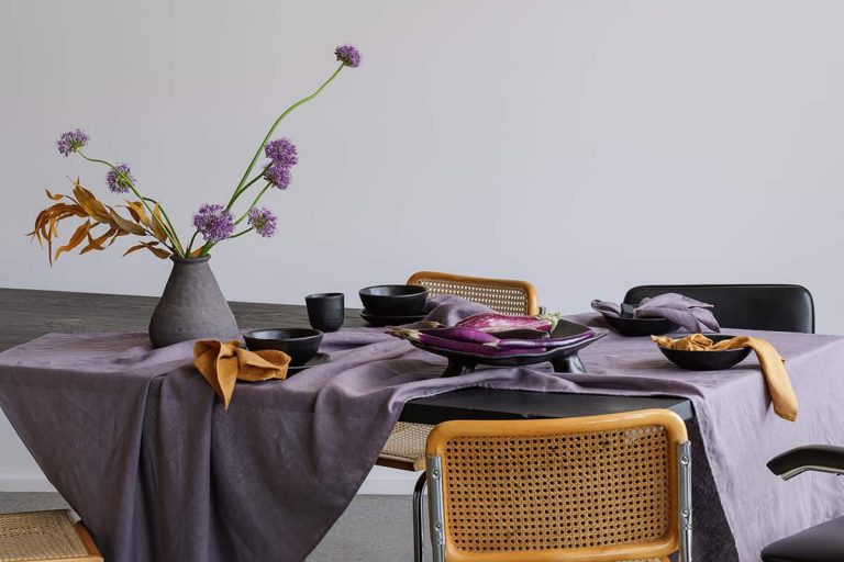What Color Should My Tablecloth Be?