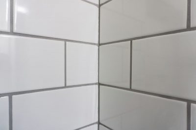 What Are the Grout Colors for White Tiles [5 Options Explored] - Homenish