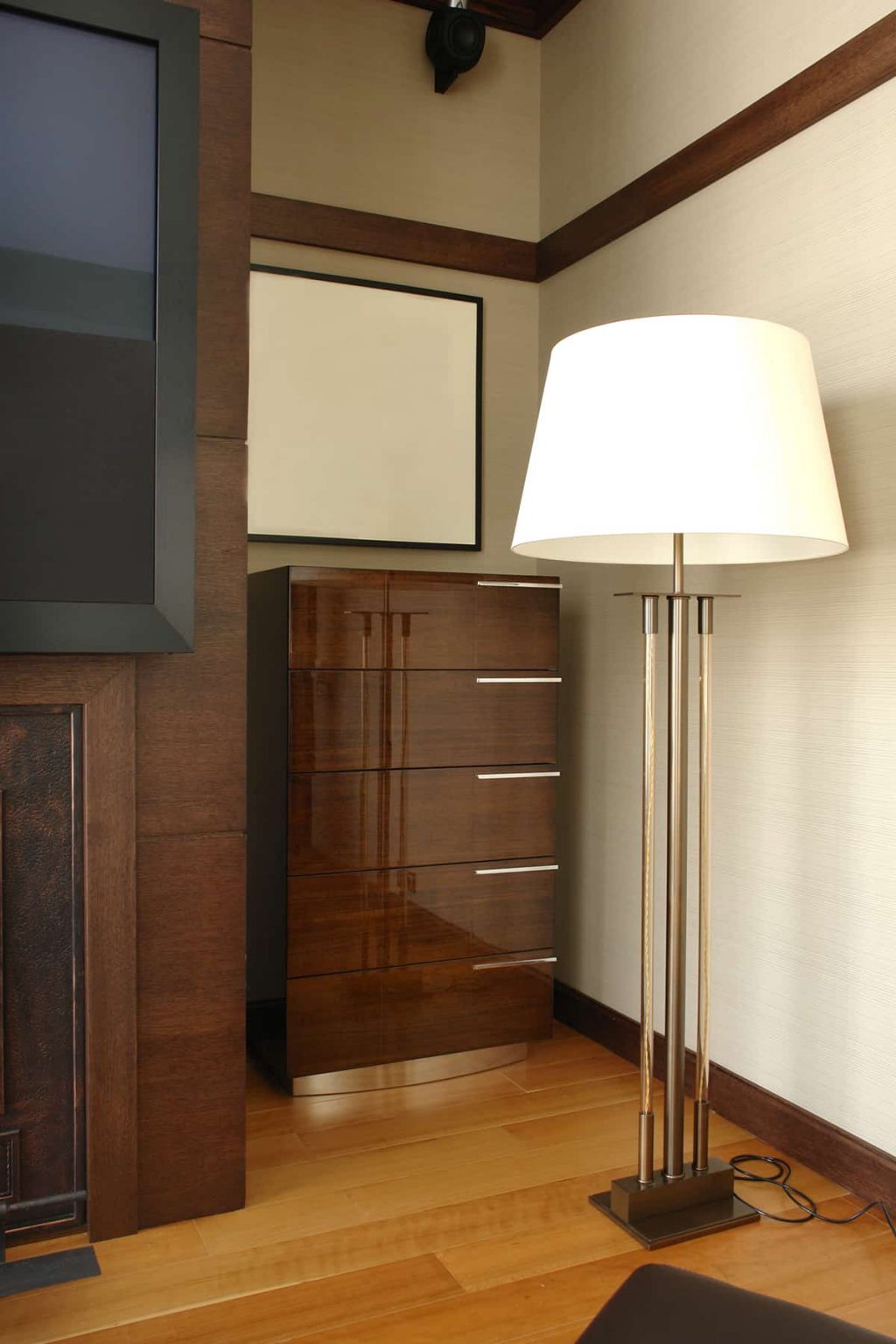 9 Bedroom Floor Lamp Ideas to Lighten Up Your Space