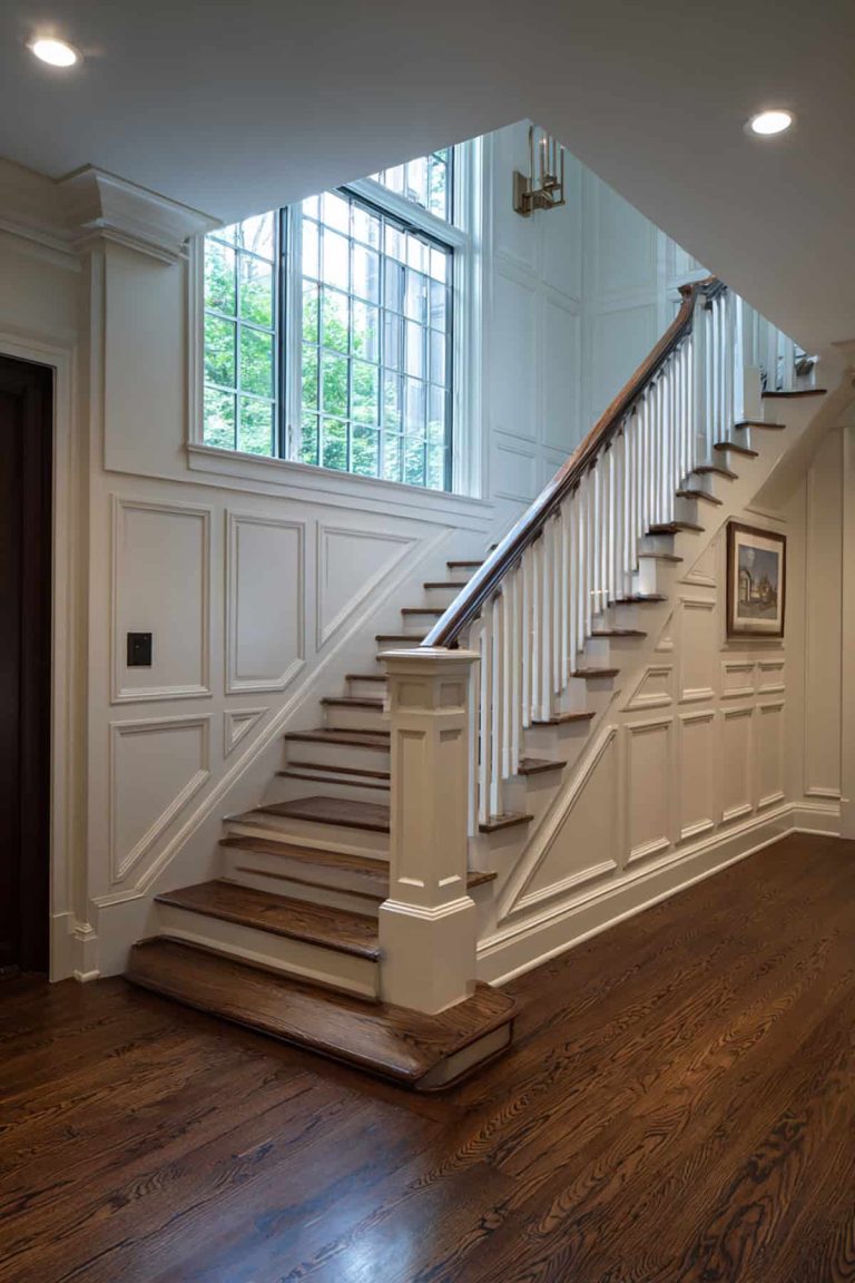 How to Decorate a Staircase Wall (22 Creative Ideas)