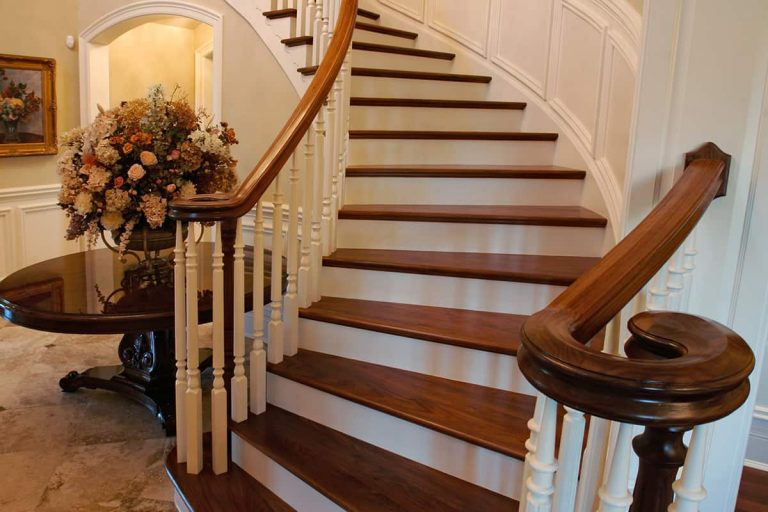 Which Side Should a Handrail Be on Stairs? - Homenish