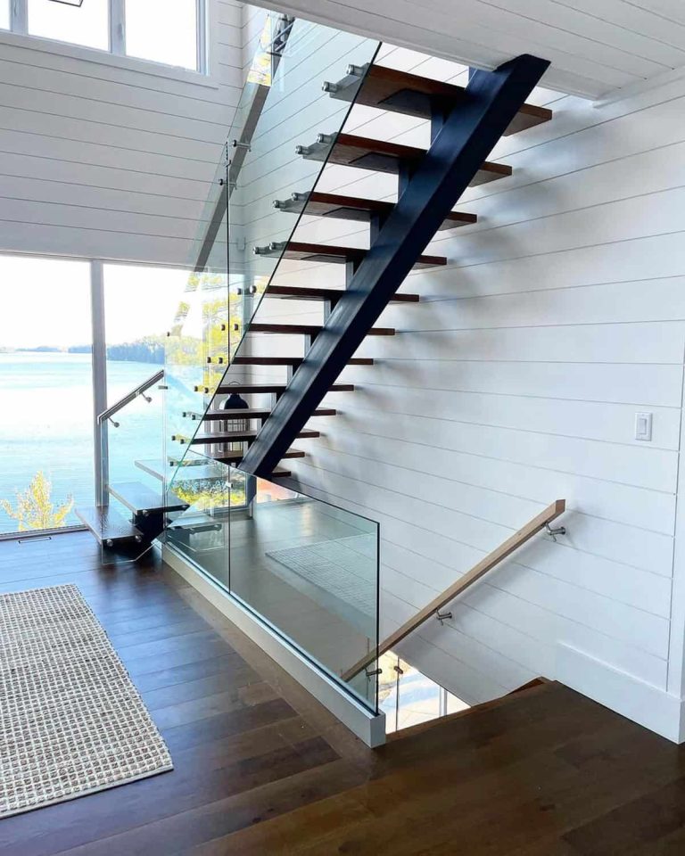 32 Stair Landing Ideas You'll Want to Try