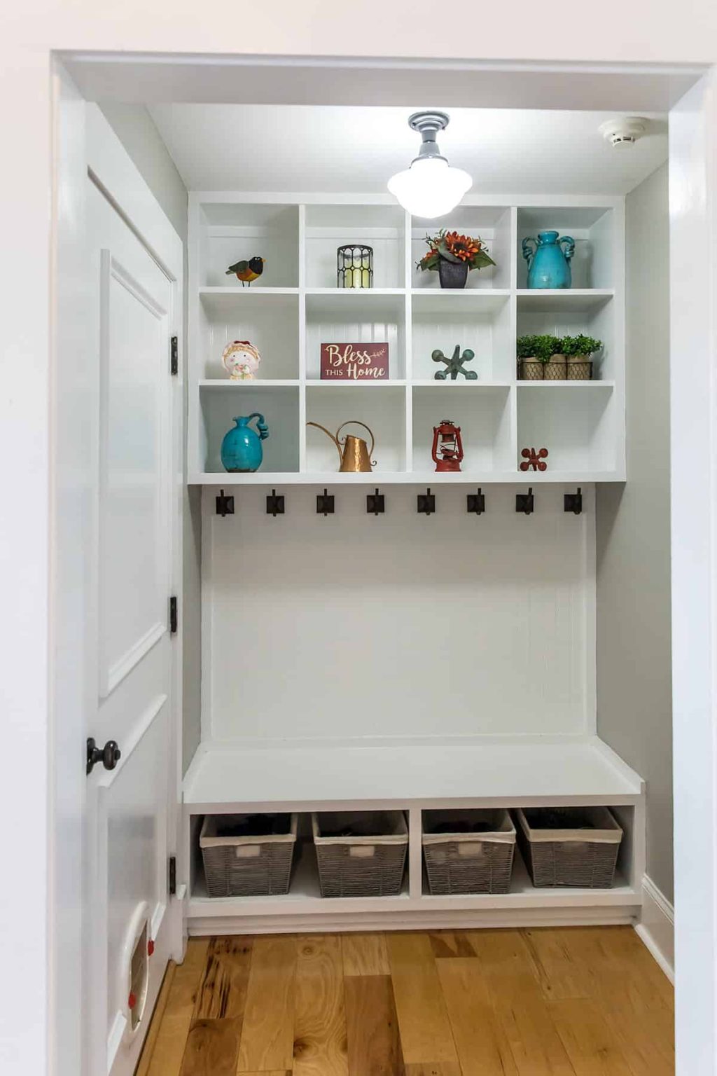 45 Functional Small Mudroom Ideas You'll Love
