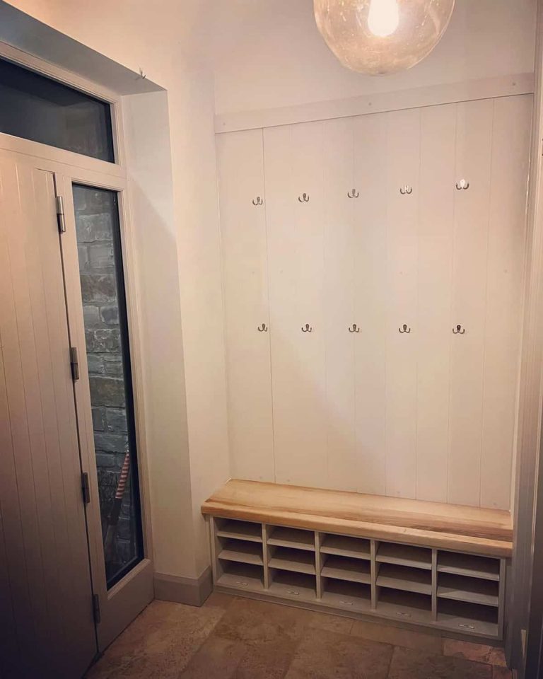 45 Functional Small Mudroom Ideas You'll Love
