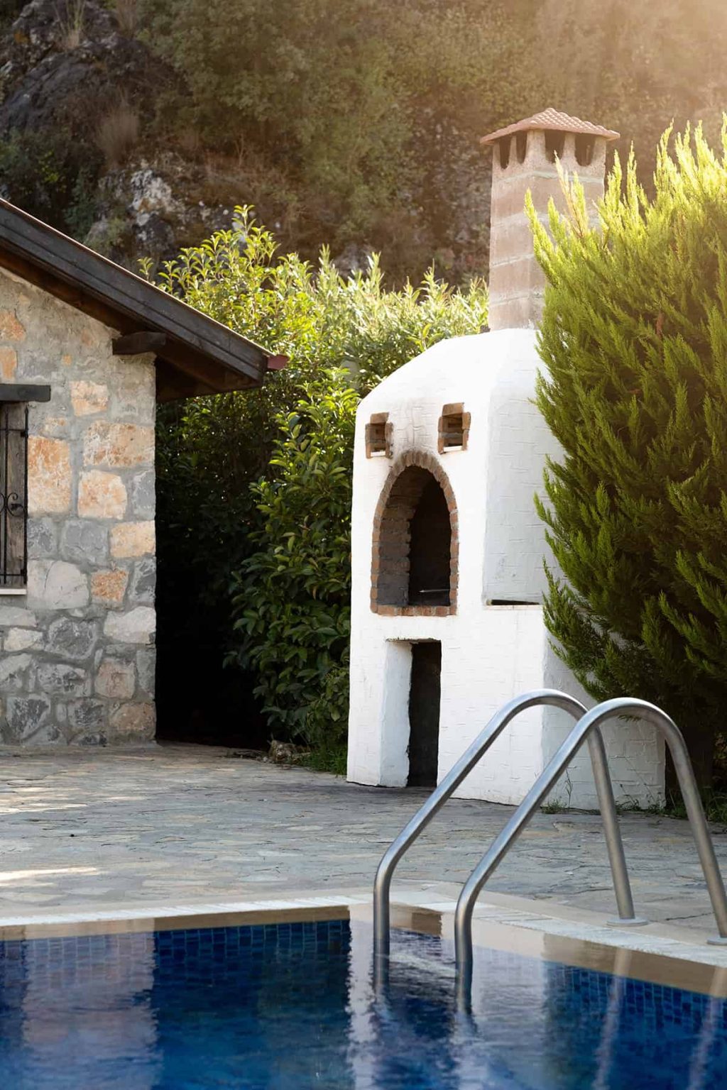 41 Warm and Welcoming Rustic Home Exterior Ideas