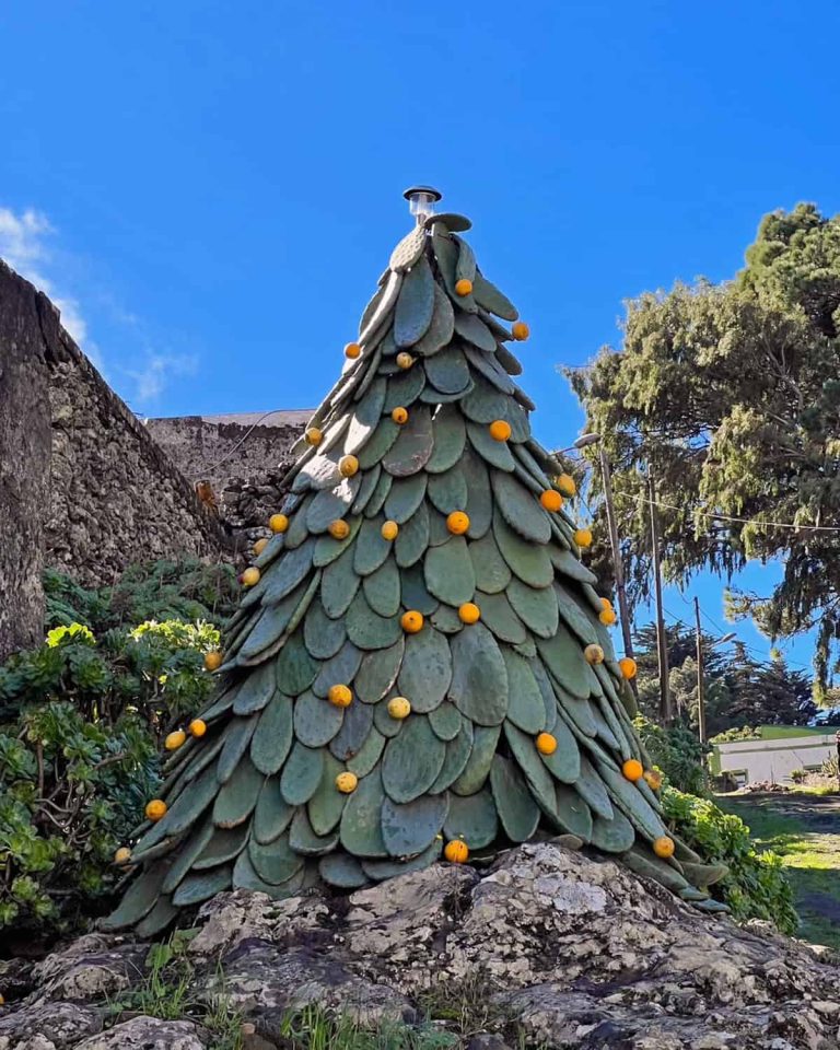 56 Unique Non-Traditional Christmas Tree Ideas