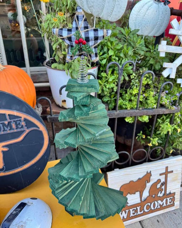 56 Unique Non-Traditional Christmas Tree Ideas