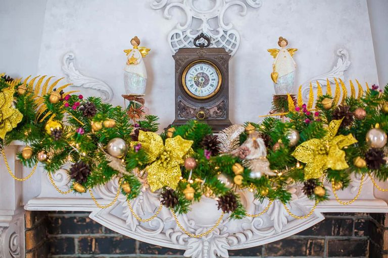 48 Christmas Mantel Decor Ideas That Feel Both Festive and Chic