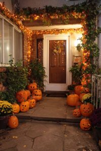 33 Spooky and Fun Halloween Door Decorating Ideas