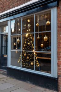 30 Easy & Fun Christmas Window Painting Ideas