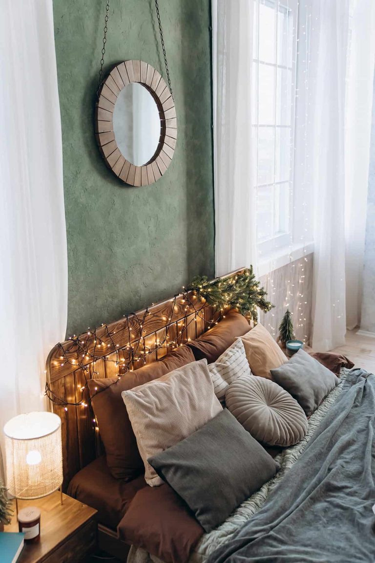 31 Fresh Christmas Bedroom Decor Ideas Designers Swear By This Season