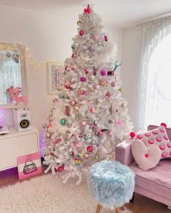 27 White Christmas Tree Ideas You’ll Want to Copy This Season